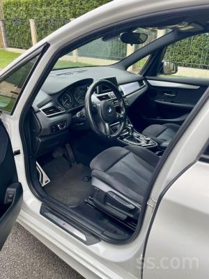 White BMW 220 2017 in Riga, with an engine capacity of 2.00 L and mileage of 209 thousand km for 10850 €, photo 8 on AUTOMOTO.COM.LV