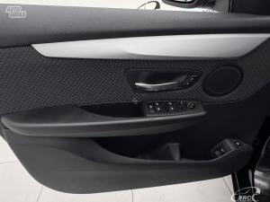 Melns BMW 225 Active Tourer 2019 Avižieniai, ar dzinēja tilpumu 1.50 L un nobraukumu 112 tūkst. km par 12500 €, foto 20 vietnē AUTOMOTO.COM.LV