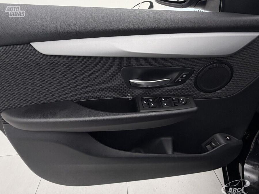 Melns BMW 225 Active Tourer 2019 Avižieniai, ar dzinēja tilpumu 1.50 L un nobraukumu 112 tūkst. km par 12500 €, foto 20 vietnē AUTOMOTO.COM.LV