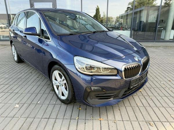Blue BMW 225 Active Tourer 2021 in Kaunas, with an engine capacity of 1.50 L and mileage of 158 thousand km for 14900 €, photo 2 on AUTOMOTO.COM.LV