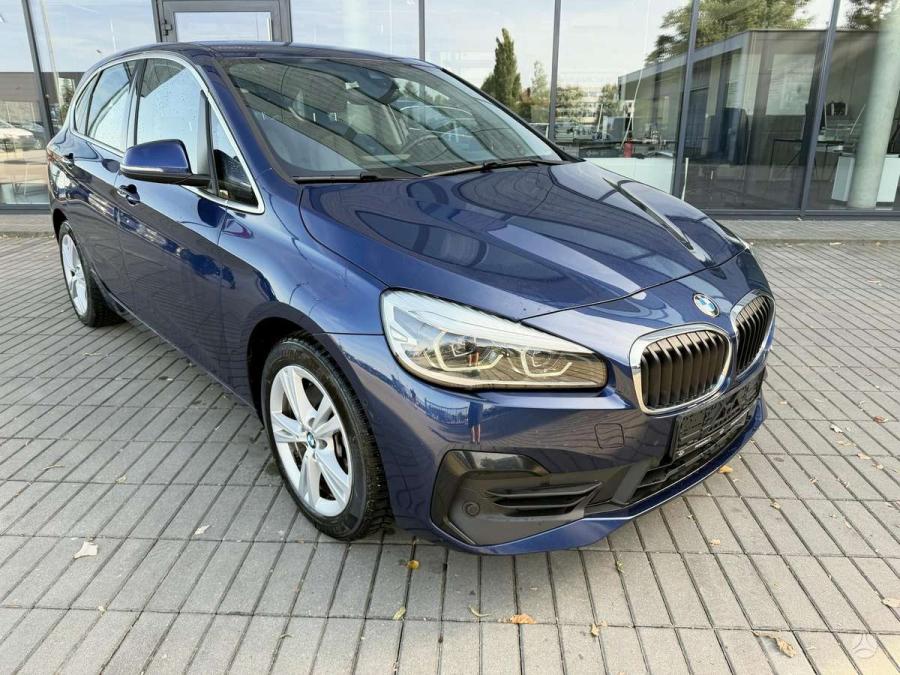 Blue BMW 225 Active Tourer 2021 in Kaunas, with an engine capacity of 1.50 L and mileage of 158 thousand km for 14900 €, photo 3 on AUTOMOTO.COM.LV