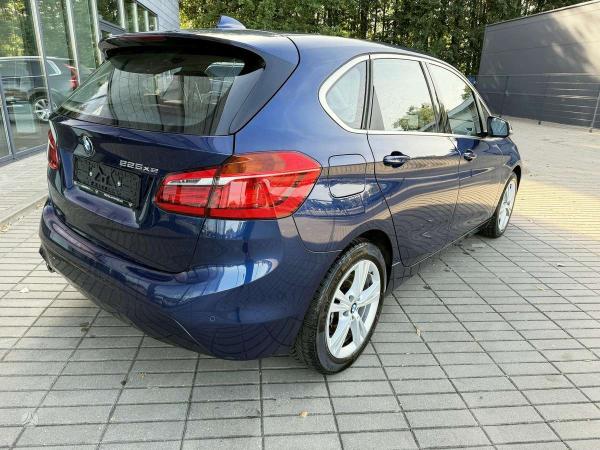 Blue BMW 225 Active Tourer 2021 in Kaunas, with an engine capacity of 1.50 L and mileage of 158 thousand km for 14900 €, photo 3 on AUTOMOTO.COM.LV
