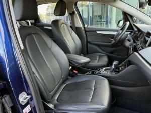 Blue BMW 225 Active Tourer 2021 in Kaunas, with an engine capacity of 1.50 L and mileage of 158 thousand km for 14900 €, photo 12 on AUTOMOTO.COM.LV