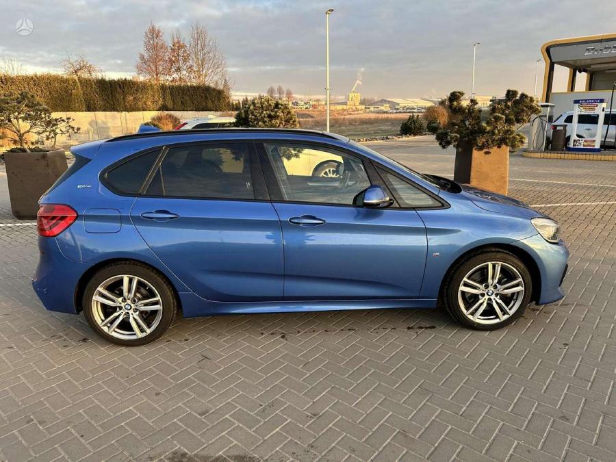 Zils BMW 225 Active Tourer 2018 Tauragė, ar dzinēja tilpumu 1.50 L un nobraukumu 123 tūkst. km par 12900 €, foto 4 vietnē AUTOMOTO.COM.LV