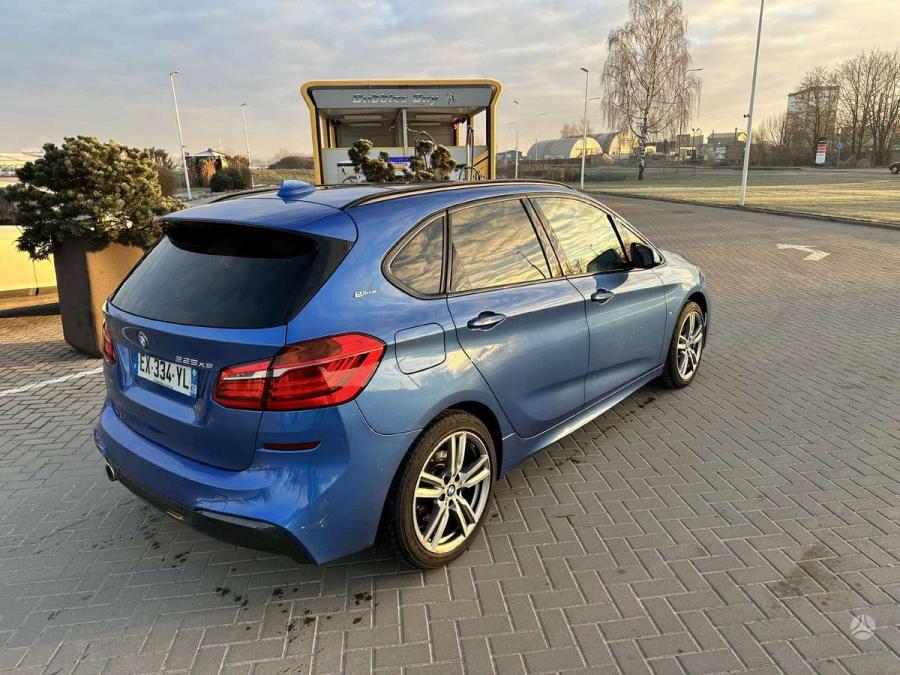 Zils BMW 225 Active Tourer 2018 Tauragė, ar dzinēja tilpumu 1.50 L un nobraukumu 123 tūkst. km par 12900 €, foto 5 vietnē AUTOMOTO.COM.LV
