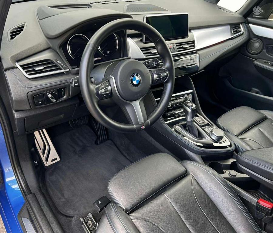 Blue BMW 225 Active Tourer 2018 in Utena, with an engine capacity of 1.50 L and mileage of 135 thousand km for 14300 €, photo 16 on AUTOMOTO.COM.LV