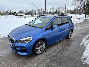 Zils BMW 225 Active Tourer 2018 Tauragė, ar dzinēja tilpumu 1.50 L un nobraukumu 134 tūkst. km par 11900 €, foto  vietnē AUTOMOTO.COM.LV