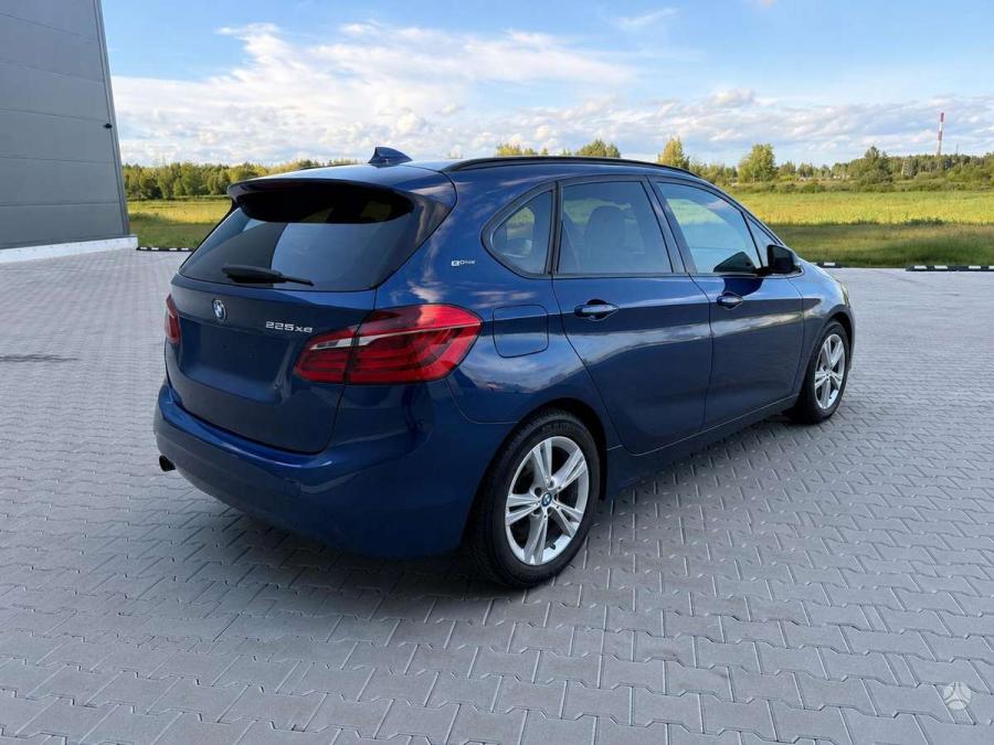 Zils BMW 225 Active Tourer 2018 Šauļi, ar dzinēja tilpumu 1.50 L un nobraukumu 250 tūkst. km par 7799 €, foto 4 vietnē AUTOMOTO.COM.LV