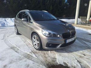 Brown BMW 225 Active Tourer 2017 in Klaipeda, with an engine capacity of 1.50 L and mileage of 80 thousand km for 12999 €, photo 2 on AUTOMOTO.COM.LV