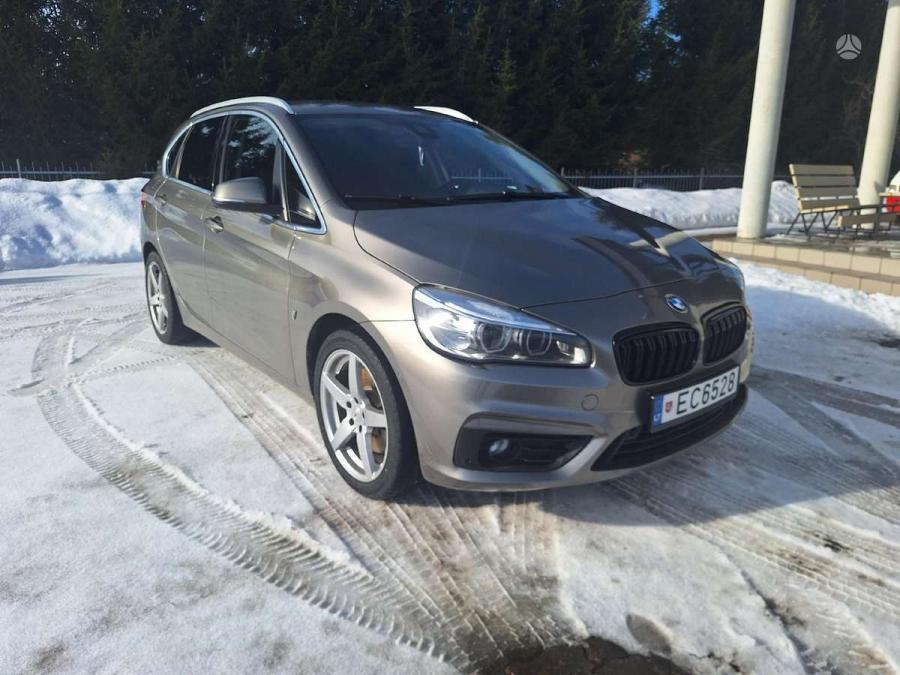 Brown BMW 225 Active Tourer 2017 in Klaipeda, with an engine capacity of 1.50 L and mileage of 80 thousand km for 12999 €, photo 2 on AUTOMOTO.COM.LV