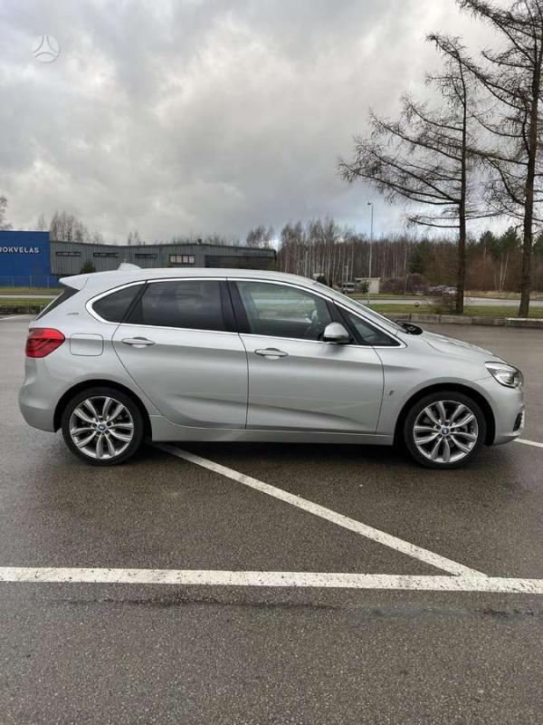 Pelēks BMW 225 Active Tourer 2017 Panevēža, ar dzinēja tilpumu 1.50 L un nobraukumu 109 tūkst. km par 12200 €, foto 4 vietnē AUTOMOTO.COM.LV