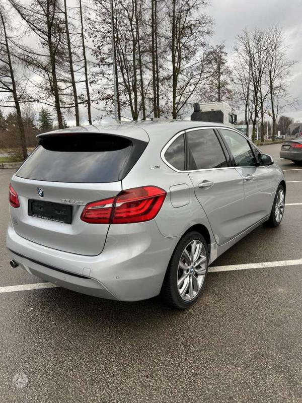 Pelēks BMW 225 Active Tourer 2017 Panevēža, ar dzinēja tilpumu 1.50 L un nobraukumu 109 tūkst. km par 12200 €, foto 5 vietnē AUTOMOTO.COM.LV