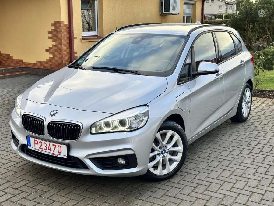 Grey BMW 225 Active Tourer 2017 in Marijampole, with an engine capacity of 1.50 L and mileage of 63 thousand km for 13190 €, photo 1 on AUTOMOTO.COM.LV
