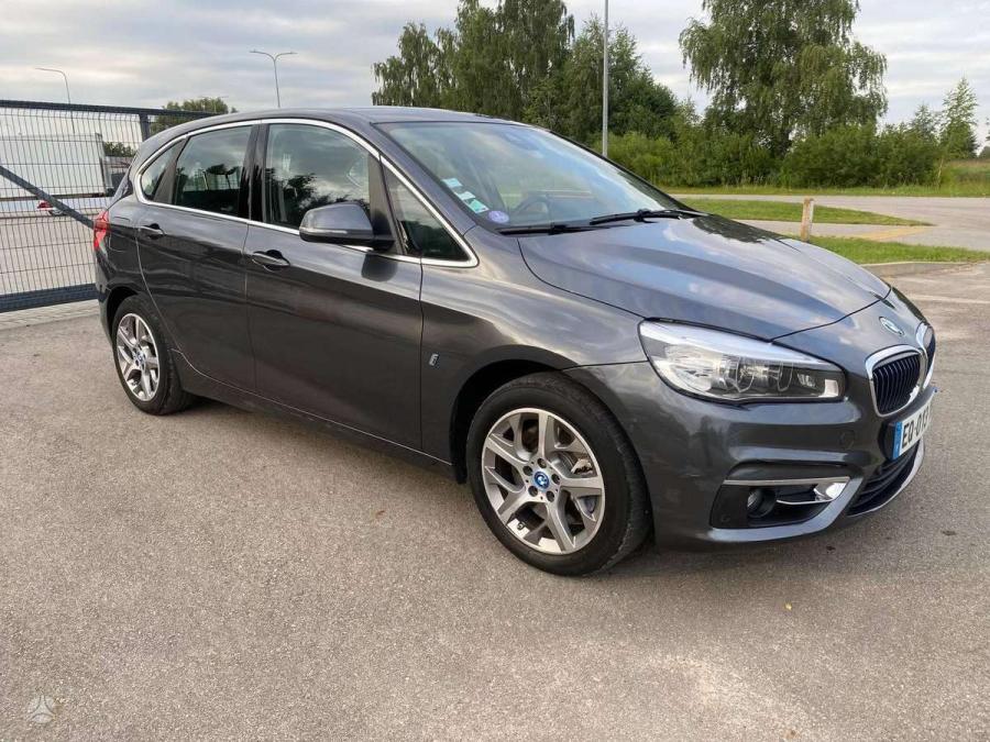 Pelēks BMW 225 Active Tourer 2017 Tauragė, ar dzinēja tilpumu 1.50 L un nobraukumu 71 tūkst. km par 9900 €, foto 4 vietnē AUTOMOTO.COM.LV