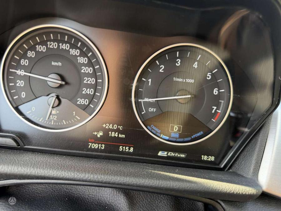 Pelēks BMW 225 Active Tourer 2017 Tauragė, ar dzinēja tilpumu 1.50 L un nobraukumu 71 tūkst. km par 9900 €, foto 16 vietnē AUTOMOTO.COM.LV
