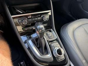 Pelēks BMW 225 Active Tourer 2017 Tauragė, ar dzinēja tilpumu 1.50 L un nobraukumu 71 tūkst. km par 9900 €, foto 17 vietnē AUTOMOTO.COM.LV