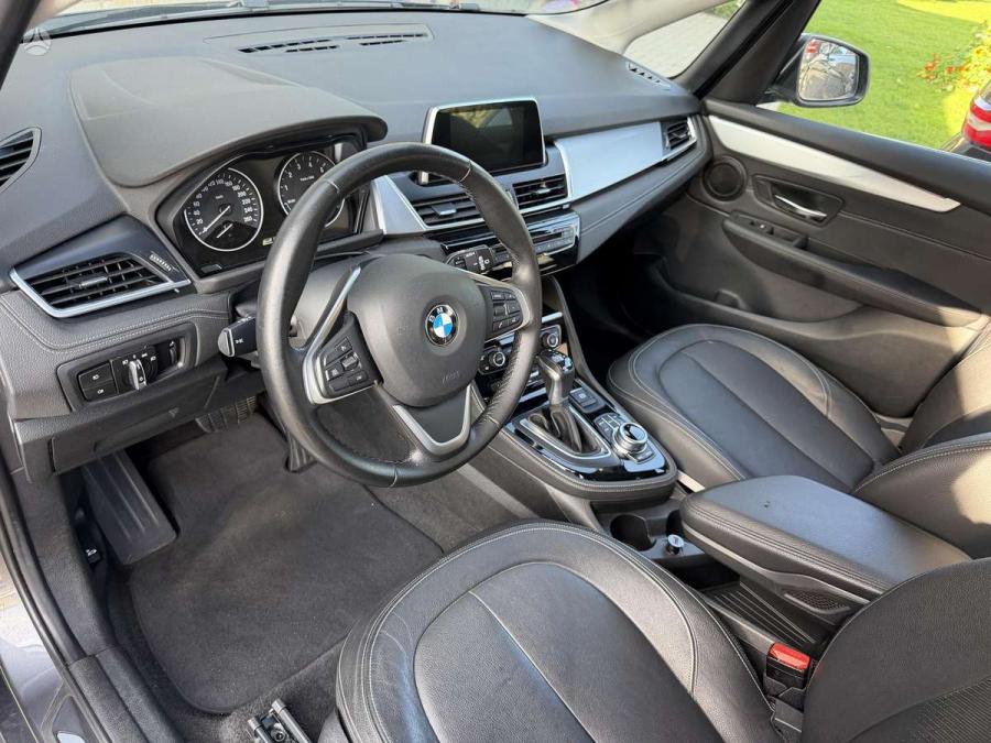 Pelēks BMW 225 Active Tourer 2017 Tauragė, ar dzinēja tilpumu 1.50 L un nobraukumu 71 tūkst. km par 9900 €, foto 23 vietnē AUTOMOTO.COM.LV