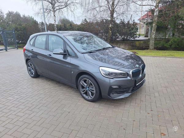 Grey BMW 225 Active Tourer 2019 in Kaunas, with an engine capacity of 1.50 L and mileage of 186 thousand km for 12500 €, photo 3 on AUTOMOTO.COM.LV