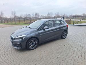 Grey BMW 225 Active Tourer 2019 in Kaunas, with an engine capacity of 1.50 L and mileage of 186 thousand km for 12500 €, photo 6 on AUTOMOTO.COM.LV