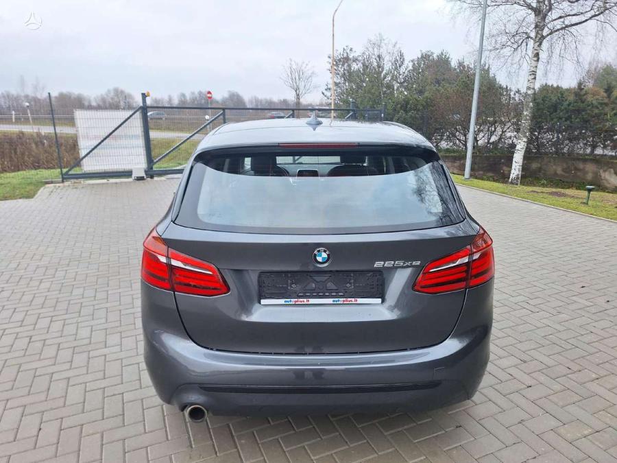 Grey BMW 225 Active Tourer 2019 in Kaunas, with an engine capacity of 1.50 L and mileage of 186 thousand km for 12500 €, photo 9 on AUTOMOTO.COM.LV