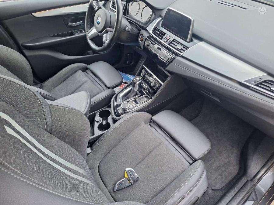 Grey BMW 225 Active Tourer 2019 in Kaunas, with an engine capacity of 1.50 L and mileage of 186 thousand km for 12500 €, photo 13 on AUTOMOTO.COM.LV