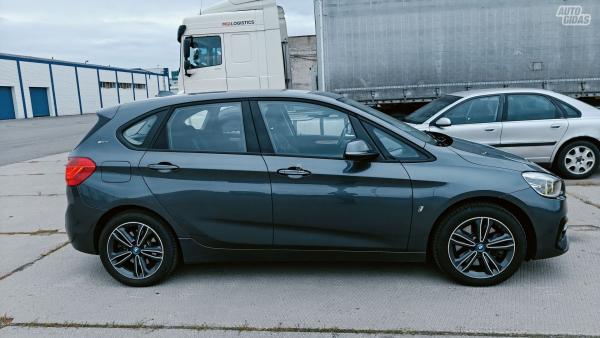 Grey BMW 225 Active Tourer 2019 in Klaipeda, with an engine capacity of 1.50 L and mileage of 188 thousand km for 12000 €, photo 4 on AUTOMOTO.COM.LV