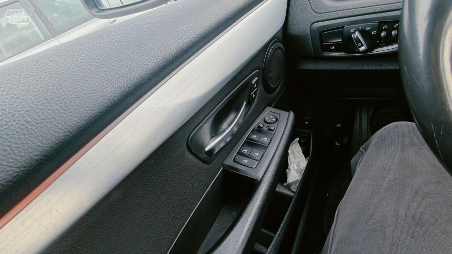 Grey BMW 225 Active Tourer 2019 in Klaipeda, with an engine capacity of 1.50 L and mileage of 188 thousand km for 12500 €, photo 10 on AUTOMOTO.COM.LV