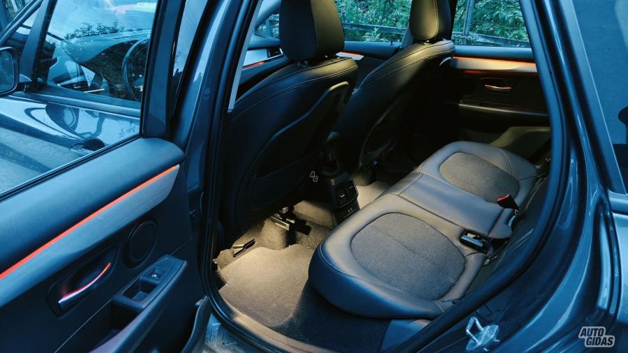 Grey BMW 225 Active Tourer 2019 in Klaipeda, with an engine capacity of 1.50 L and mileage of 188 thousand km for 12500 €, photo 33 on AUTOMOTO.COM.LV