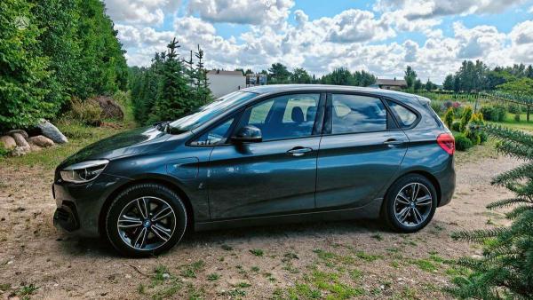 Grey BMW 225 Active Tourer 2019 in Klaipeda, with an engine capacity of 1.50 L and mileage of 188 thousand km for 10500 €, photo 6 on AUTOMOTO.COM.LV