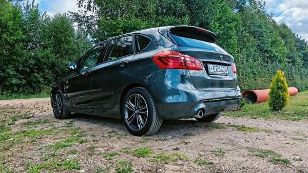 Grey BMW 225 Active Tourer 2019 in Klaipeda, with an engine capacity of 1.50 L and mileage of 188 thousand km for 10500 €, photo 7 on AUTOMOTO.COM.LV