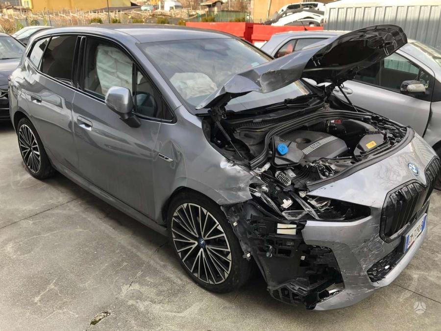 Pelēks BMW 225 Active Tourer 2022 Kauņa, ar dzinēja tilpumu 1.50 L un nobraukumu 40 tūkst. km par 14800 €, foto 3 vietnē AUTOMOTO.COM.LV