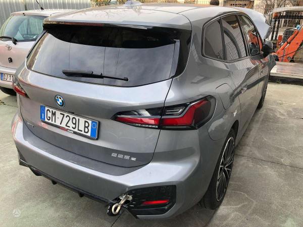 Pelēks BMW 225 Active Tourer 2022 Kauņa, ar dzinēja tilpumu 1.50 L un nobraukumu 40 tūkst. km par 14800 €, foto 3 vietnē AUTOMOTO.COM.LV