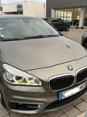 Pelēks BMW 225 Active Tourer 2015 Viļņa, ar dzinēja tilpumu 0.00 L un nobraukumu 270 tūkst. km par 7700 €, foto  vietnē AUTOMOTO.COM.LV