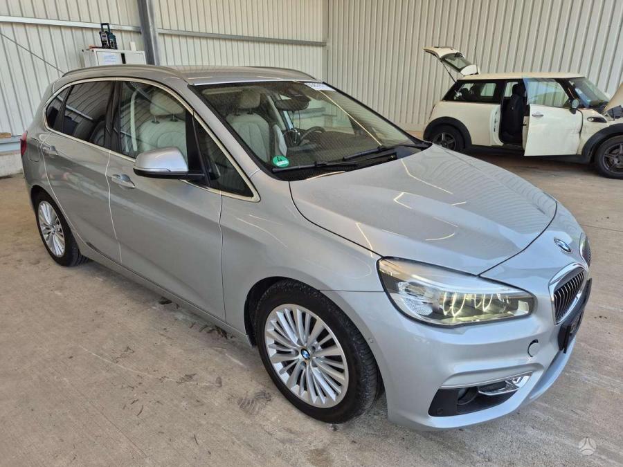 Pelēks BMW 225 Active Tourer 2015 Viļņa, ar dzinēja tilpumu 2.00 L un nobraukumu 71 tūkst. km par 8850 €, foto 1 vietnē AUTOMOTO.COM.LV