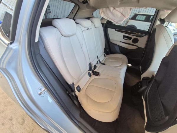 Pelēks BMW 225 Active Tourer 2015 Viļņa, ar dzinēja tilpumu 2.00 L un nobraukumu 71 tūkst. km par 8850 €, foto 6 vietnē AUTOMOTO.COM.LV