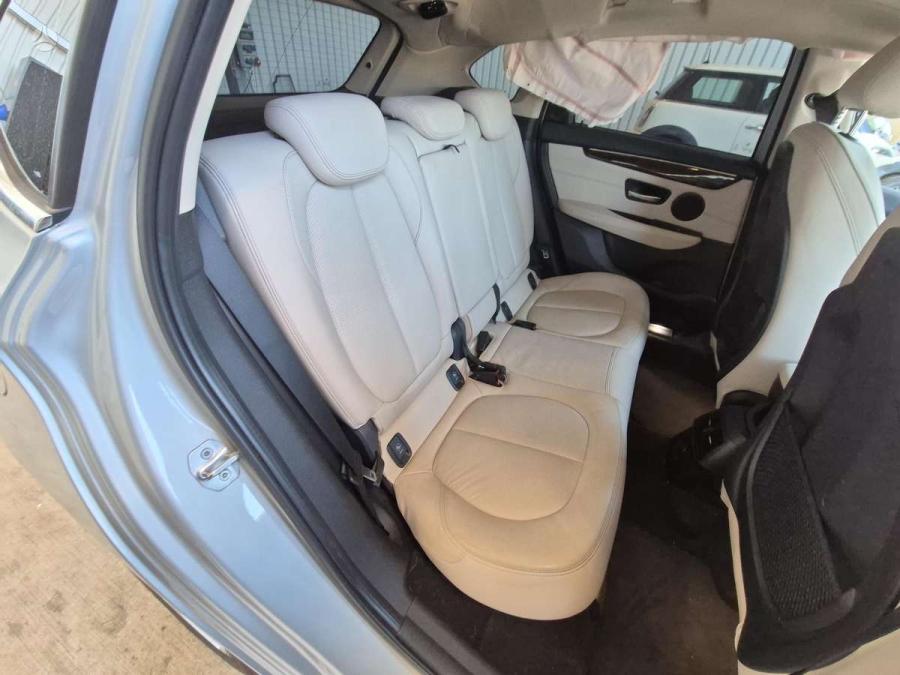 Pelēks BMW 225 Active Tourer 2015 Viļņa, ar dzinēja tilpumu 2.00 L un nobraukumu 71 tūkst. km par 8850 €, foto 7 vietnē AUTOMOTO.COM.LV