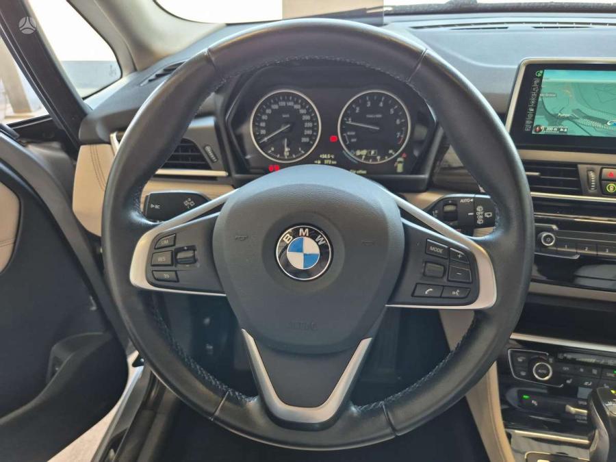 Pelēks BMW 225 Active Tourer 2015 Viļņa, ar dzinēja tilpumu 2.00 L un nobraukumu 71 tūkst. km par 8850 €, foto 10 vietnē AUTOMOTO.COM.LV