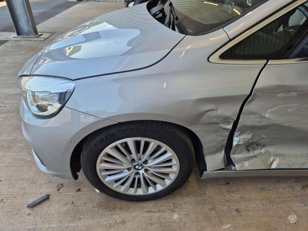 Pelēks BMW 225 Active Tourer 2015 Viļņa, ar dzinēja tilpumu 2.00 L un nobraukumu 71 tūkst. km par 8850 €, foto 10 vietnē AUTOMOTO.COM.LV