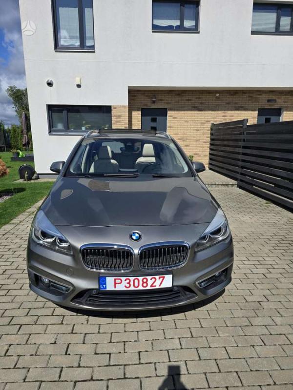 BMW 225 Active Tourer 2015 in Vilnius on AUTOMOTO.COM.LV Grey BMW 225 Active Tourer 2015 in Vilnius, with an engine capacity of 2.00 L and mileage of 253 thousand km for 8450 €, photo 8 on AUTOMOTO.COM.LV