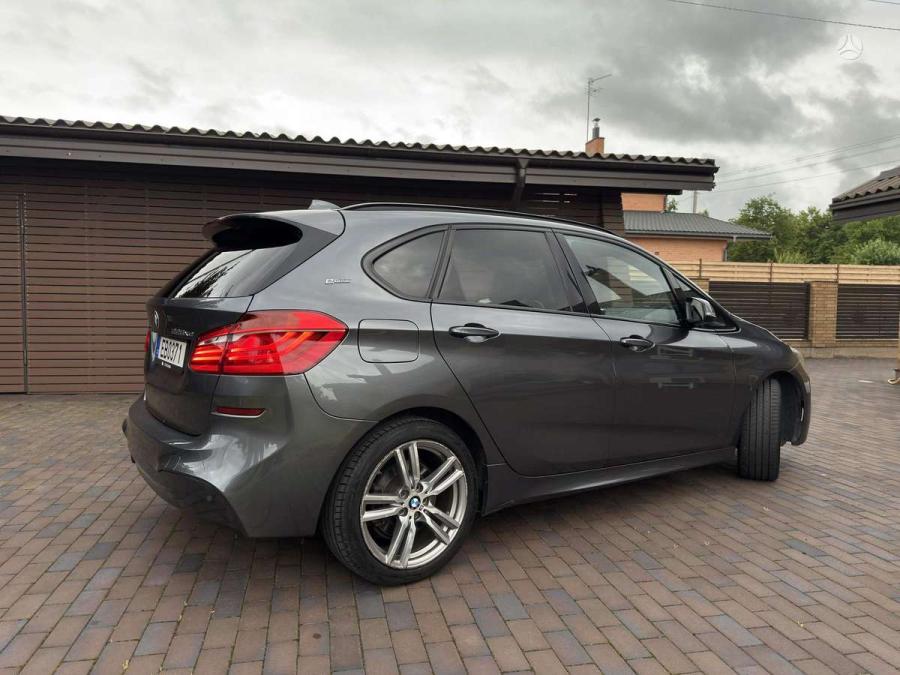 Pelēks BMW 225 Active Tourer 2016 Marijampole, ar dzinēja tilpumu 0.00 L un nobraukumu 192 tūkst. km par 12500 €, foto 4 vietnē AUTOMOTO.COM.LV