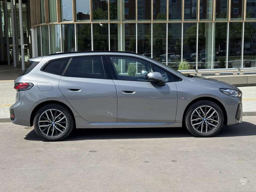 Grey BMW 225 Active Tourer 2023 in Klaipeda, with an engine capacity of 1.50 L and mileage of 59 thousand km for 26499 €, photo 6 on AUTOMOTO.COM.LV