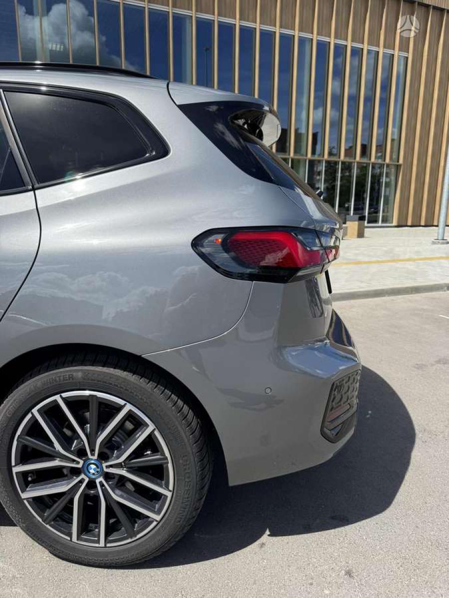 Grey BMW 225 Active Tourer 2023 in Klaipeda, with an engine capacity of 1.50 L and mileage of 59 thousand km for 26499 €, photo 10 on AUTOMOTO.COM.LV