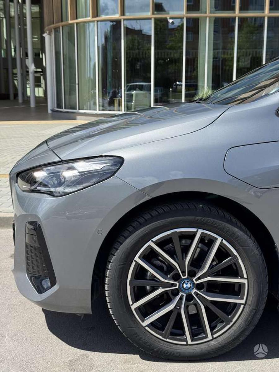 Grey BMW 225 Active Tourer 2023 in Klaipeda, with an engine capacity of 1.50 L and mileage of 59 thousand km for 26499 €, photo 15 on AUTOMOTO.COM.LV