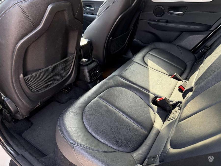 Balts BMW 225 Active Tourer 2019 Šauļi, ar dzinēja tilpumu 1.50 L un nobraukumu 186 tūkst. km par 12200 €, foto 16 vietnē AUTOMOTO.COM.LV