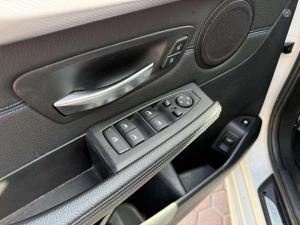 Balts BMW 225 Active Tourer 2019 Šauļi, ar dzinēja tilpumu 1.50 L un nobraukumu 186 tūkst. km par 12200 €, foto 17 vietnē AUTOMOTO.COM.LV