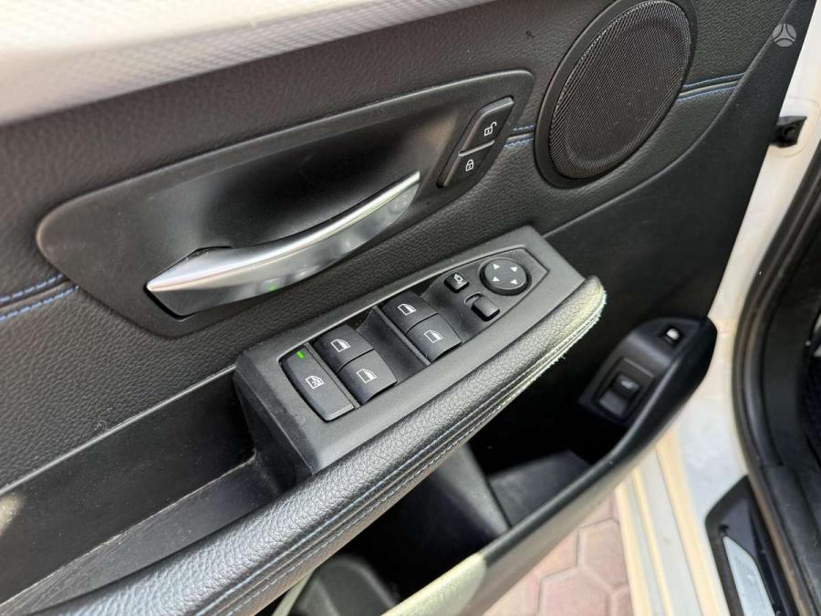 Balts BMW 225 Active Tourer 2019 Šauļi, ar dzinēja tilpumu 1.50 L un nobraukumu 186 tūkst. km par 12200 €, foto 17 vietnē AUTOMOTO.COM.LV