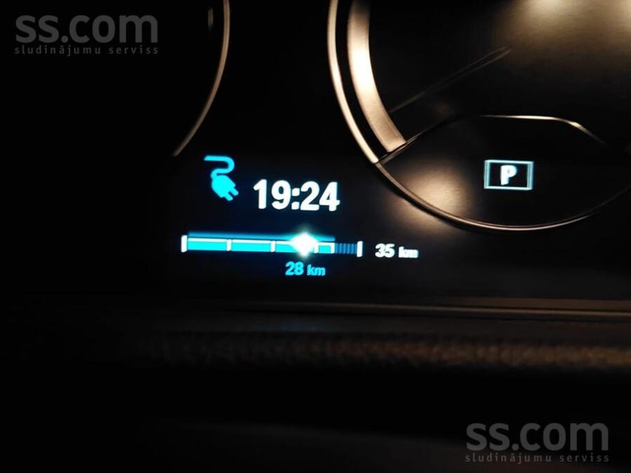 Black BMW 225 2021 in Jurmala, with an engine capacity of 1.50 L and mileage of 134 thousand km for 14950 €, photo 13 on AUTOMOTO.COM.LV