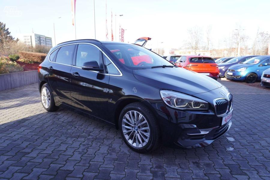 Black BMW 225 2018 in Kaunas, with an engine capacity of 1.50 L and mileage of 42 thousand km for 22287 €, photo 6 on AUTOMOTO.COM.LV