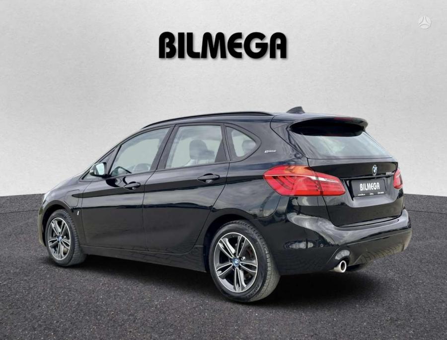 Melns BMW 225 2018 Marijampole, ar dzinēja tilpumu 1.50 L un nobraukumu 132 tūkst. km par 9250 €, foto 4 vietnē AUTOMOTO.COM.LV
