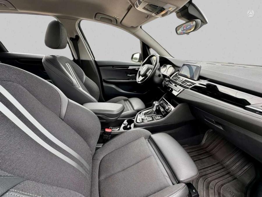 Melns BMW 225 2018 Marijampole, ar dzinēja tilpumu 1.50 L un nobraukumu 132 tūkst. km par 9250 €, foto 10 vietnē AUTOMOTO.COM.LV